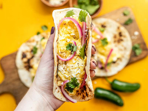 HUMMUS BREAKFAST TACOS - Best Crafts and Recipes