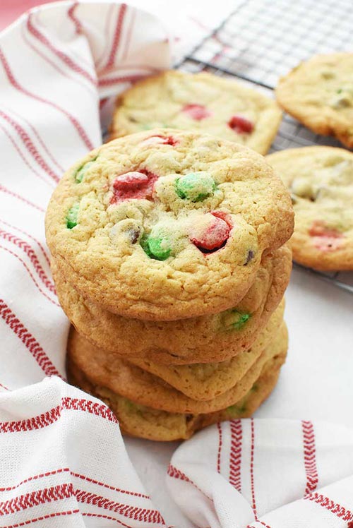 Chewy Christmas Chocolate Chip Cookies Recipe - Best Crafts and Recipes